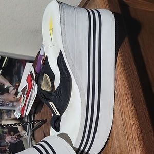 Volatile | Shoes | Vintage Volatile Platform Sandals | Poshmark